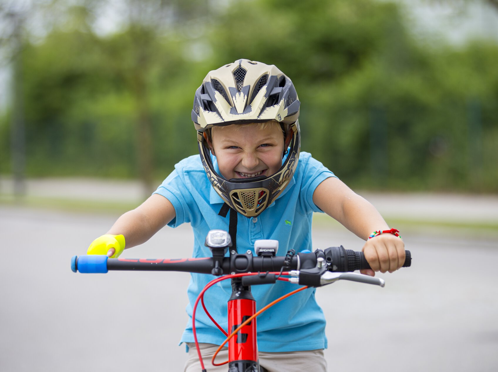 Functional aids: tools for malformed hands and arms