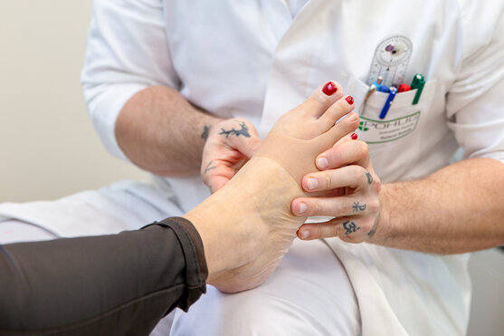 Silicone foot and toe prostheses | Pohlig